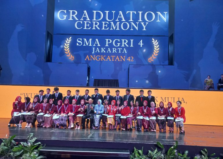 Graduation Ceremony SMA PGRI 4 Angkatan 42 Luluskan 278 Siswa ...